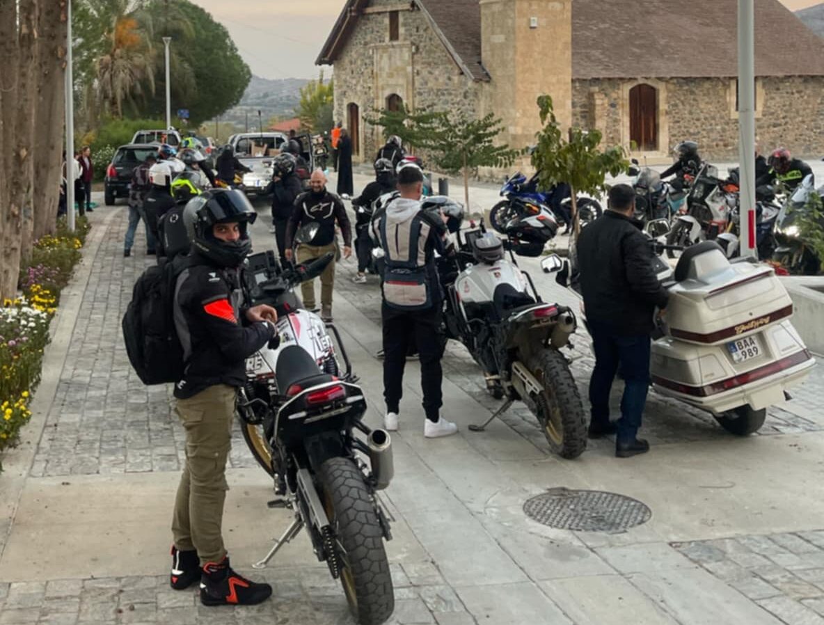 Χρειάστηκαν ώρες να διαχωριστούν όσα μάζεψε η πορεία μοτοσικλετιστών ...