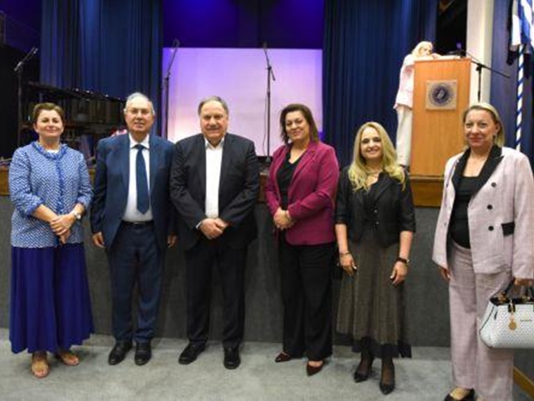 Παρουσιάστηκε το δίτομο έργο του δρος Κυπριανού Δ. Λούη από την ...